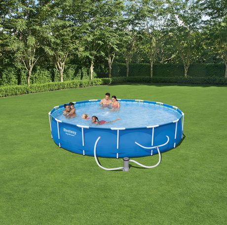 Peggy’s Pool Party | Country 99